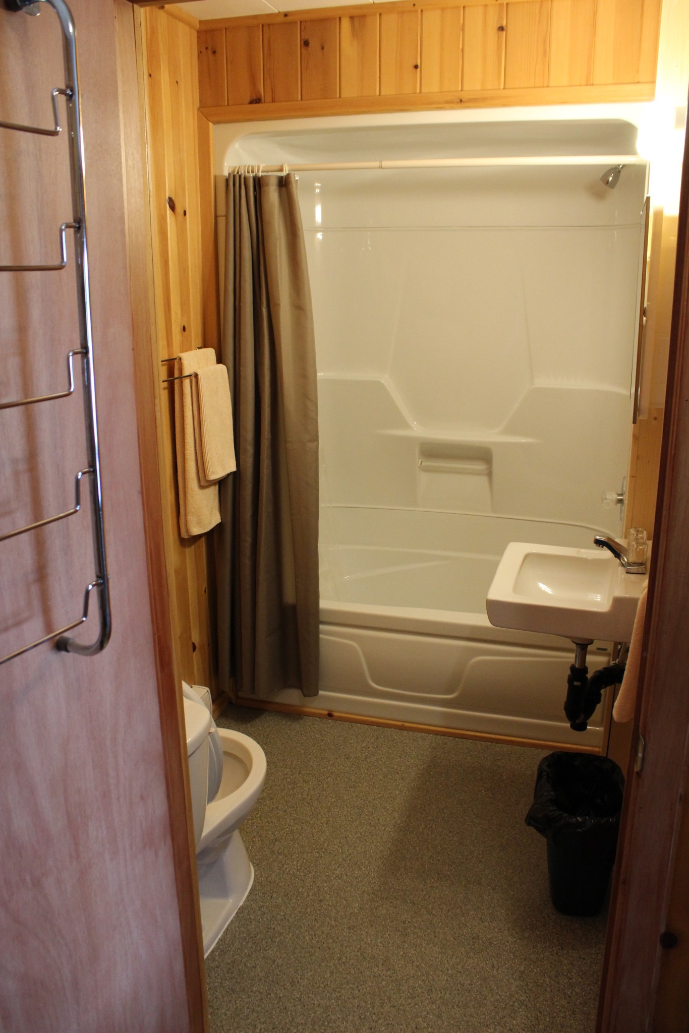 Cabins 3A & 3B (Updated 2021) – Mylie's Place Resort